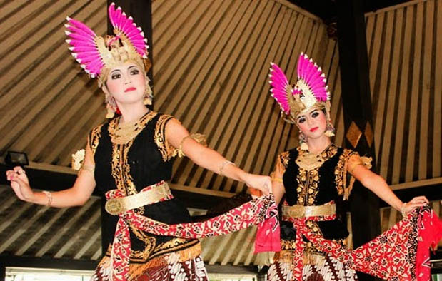 5 Macam Tari Berpasangan dan Tari Kelompok di seluruh Indonesia - Kata ...