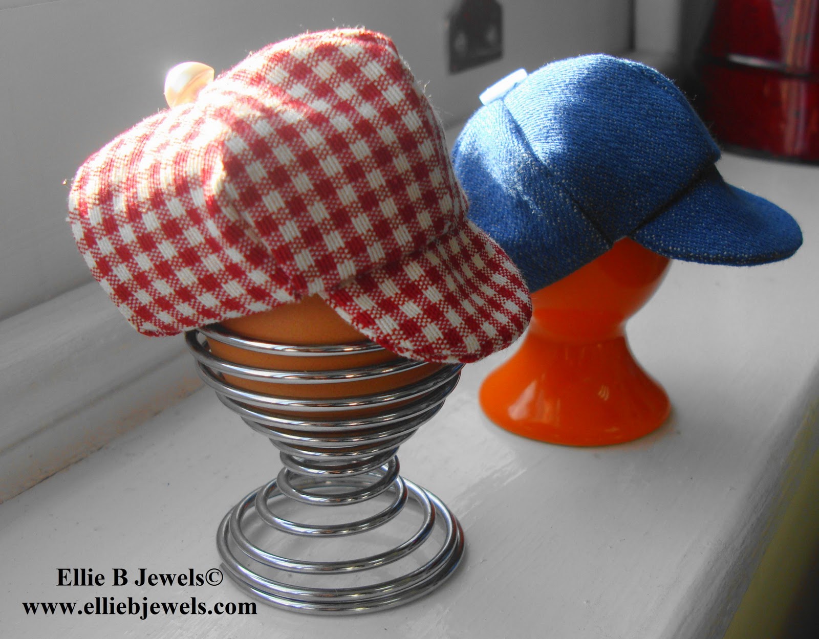 From Beads to Buttons: Egg Cosy for Easter or breakfast.