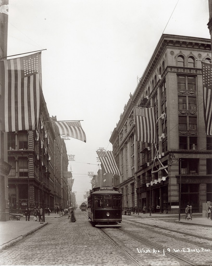 30 Stunning Vintage Photographs of St. Louis Streets in the Early 20th ...