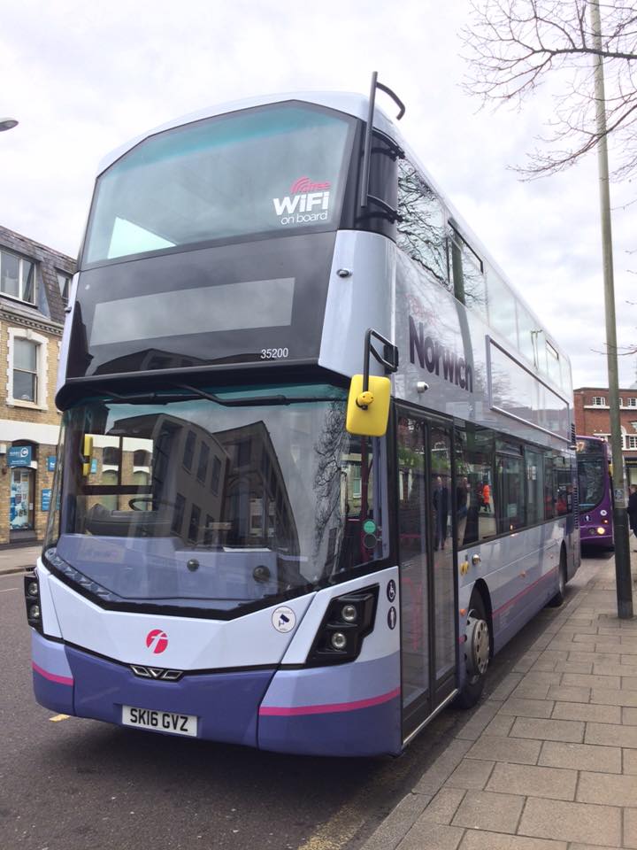 Ryan's Bus Blog: The classy Wright StreetDecks swings into First Norwich