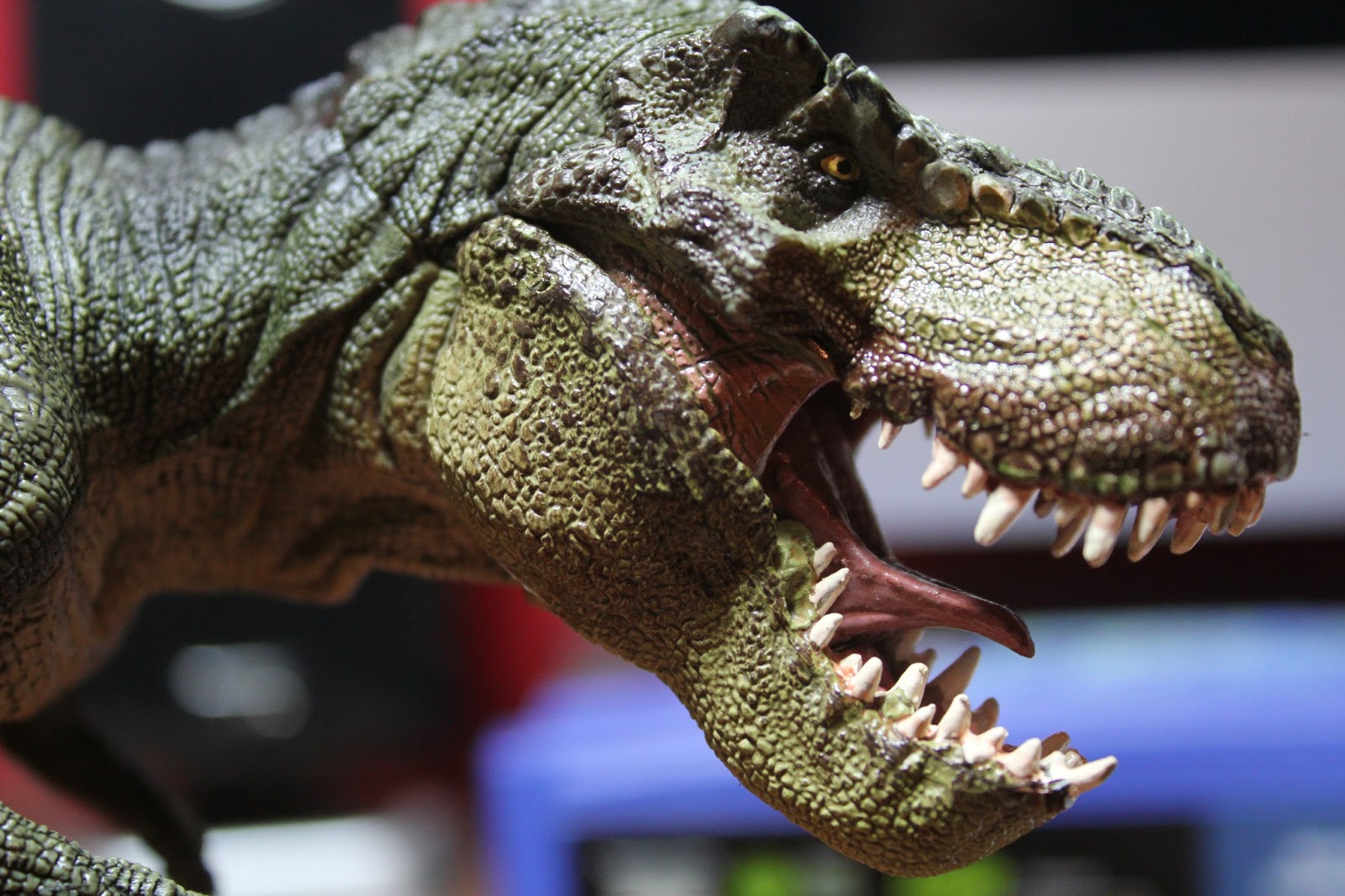 The Kaiju Planet: Toy Review - Papo Running T-Rex, Ankylosaurus, and ...