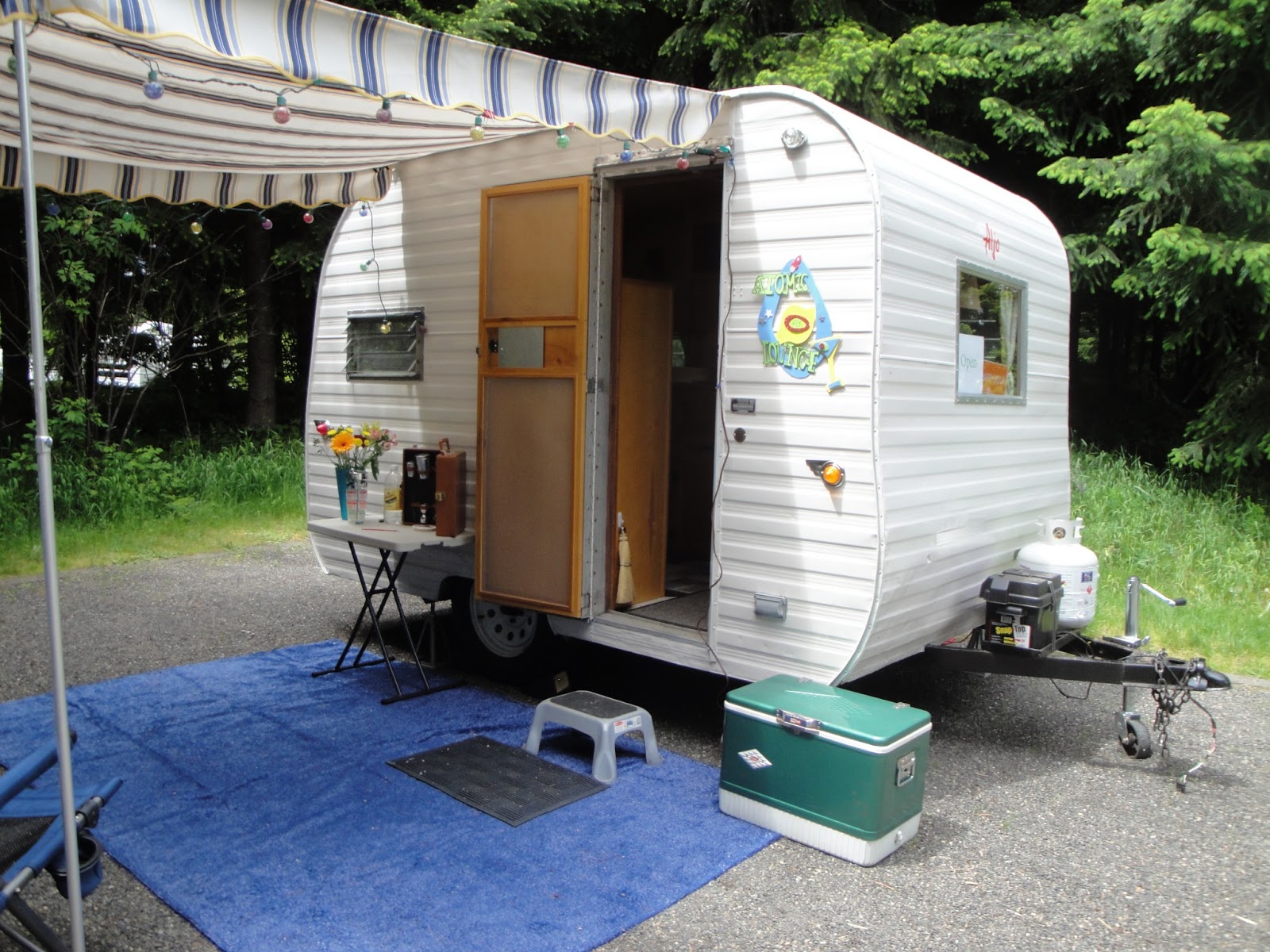 La Dee Dah, My Vintage Trailer and Other Obsessions: International ...