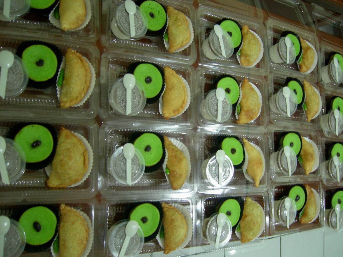 Kuenya-Najmina.com: Snack & Snack Box pake mika :D