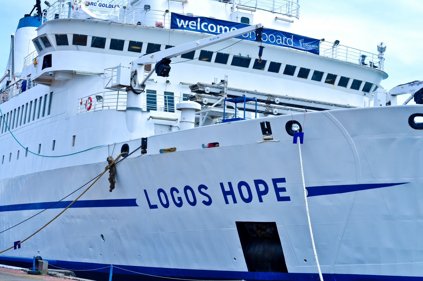 Cebu Events, Photos and Images: MV Logos Hope bringing Knowledge, Help ...
