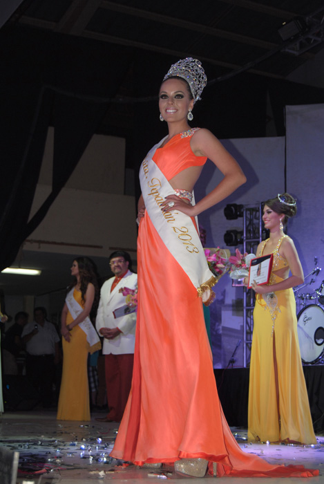 Janeth Navarro, nueva reina de belleza de Tepa