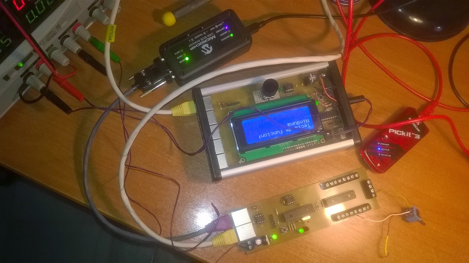 HeliCockpit: Microchip CAN Bus Analyzer