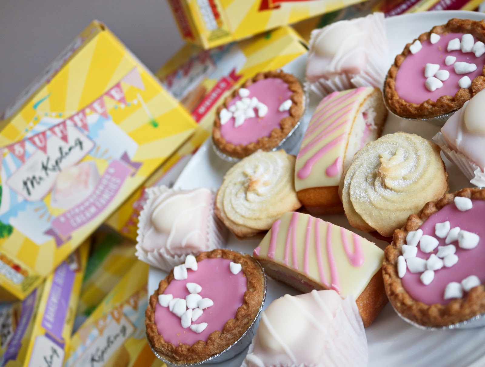 Mr Kipling Limited Edition Summer Cakes & Giveaway | I Am Fabulicious