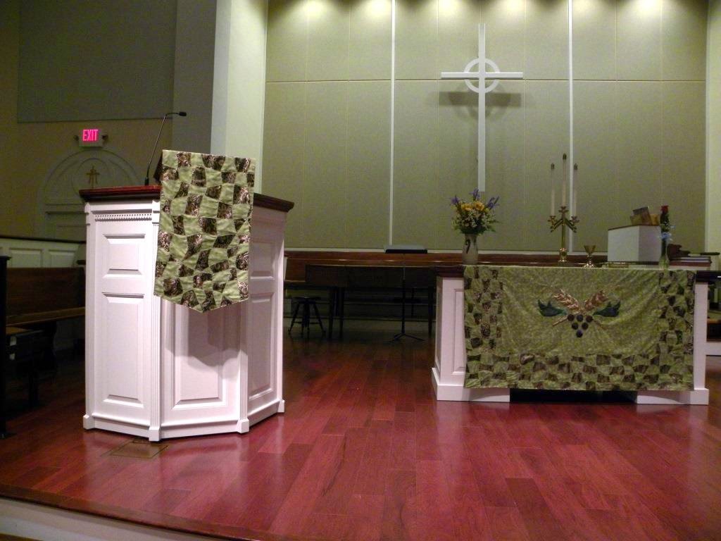 RedPantyCrafts: Altar Cloth & Paraments: Dedicated!