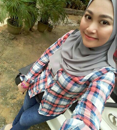 Mamah Muda Berjilbab Ditambah Bugil Dengan Gaya Binal | Skandal Foto Bokep ABG | Situs Film ...