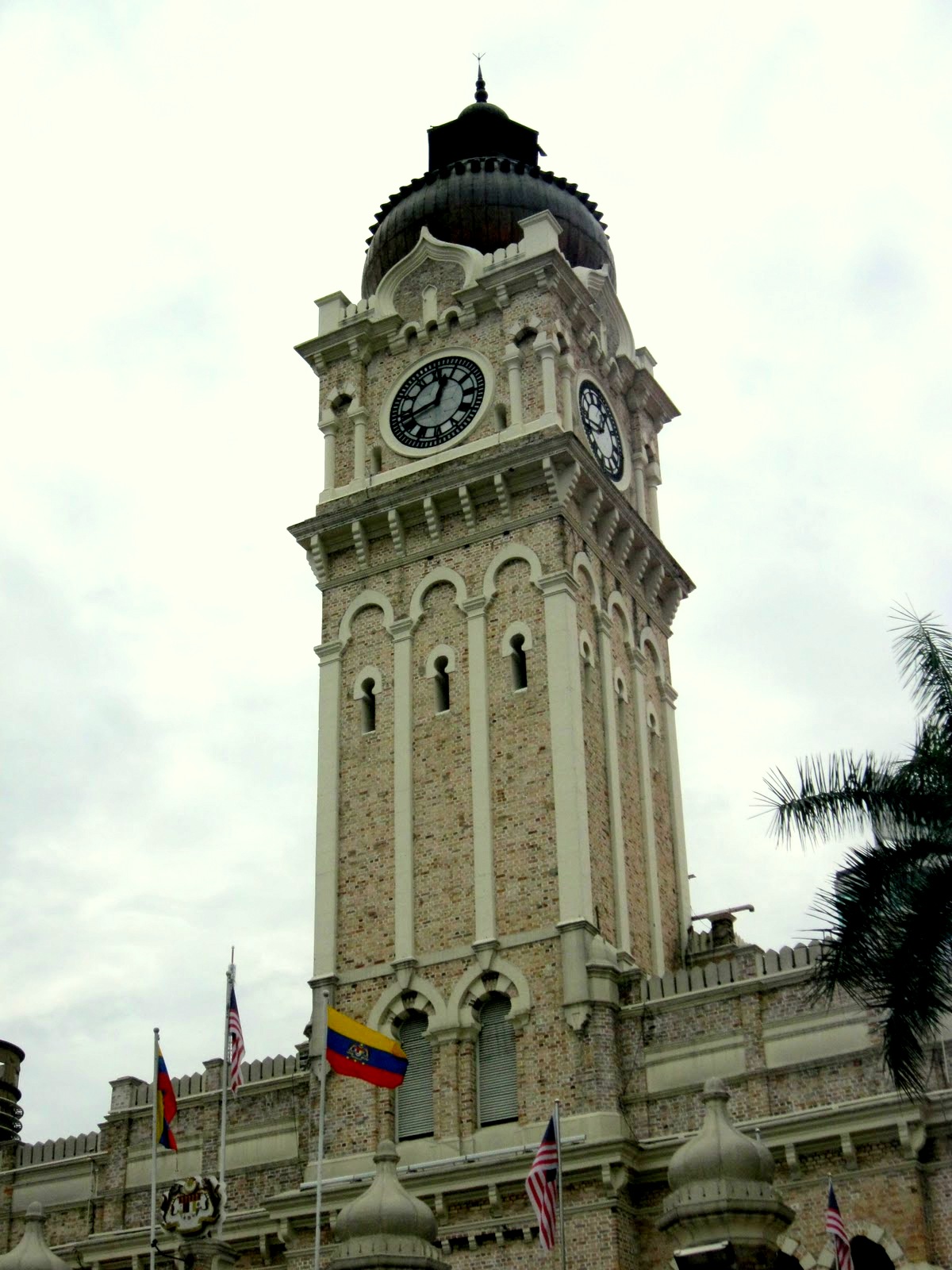 fuyo!!( menara jam di malaysia) ~ zamrispoon
