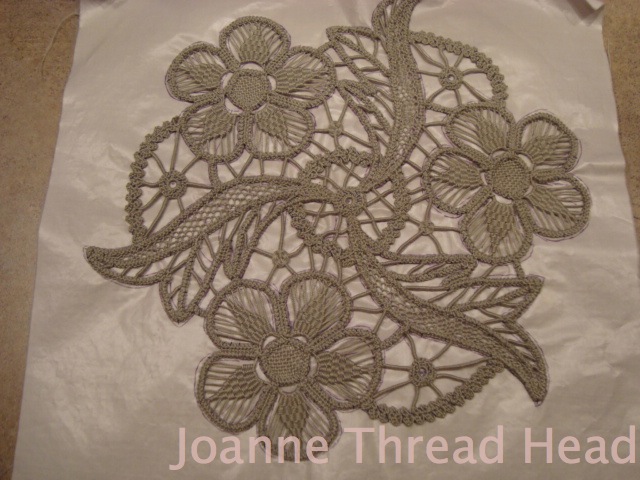 Thread Head: Intermediate Romanian Point Lace Tutorial