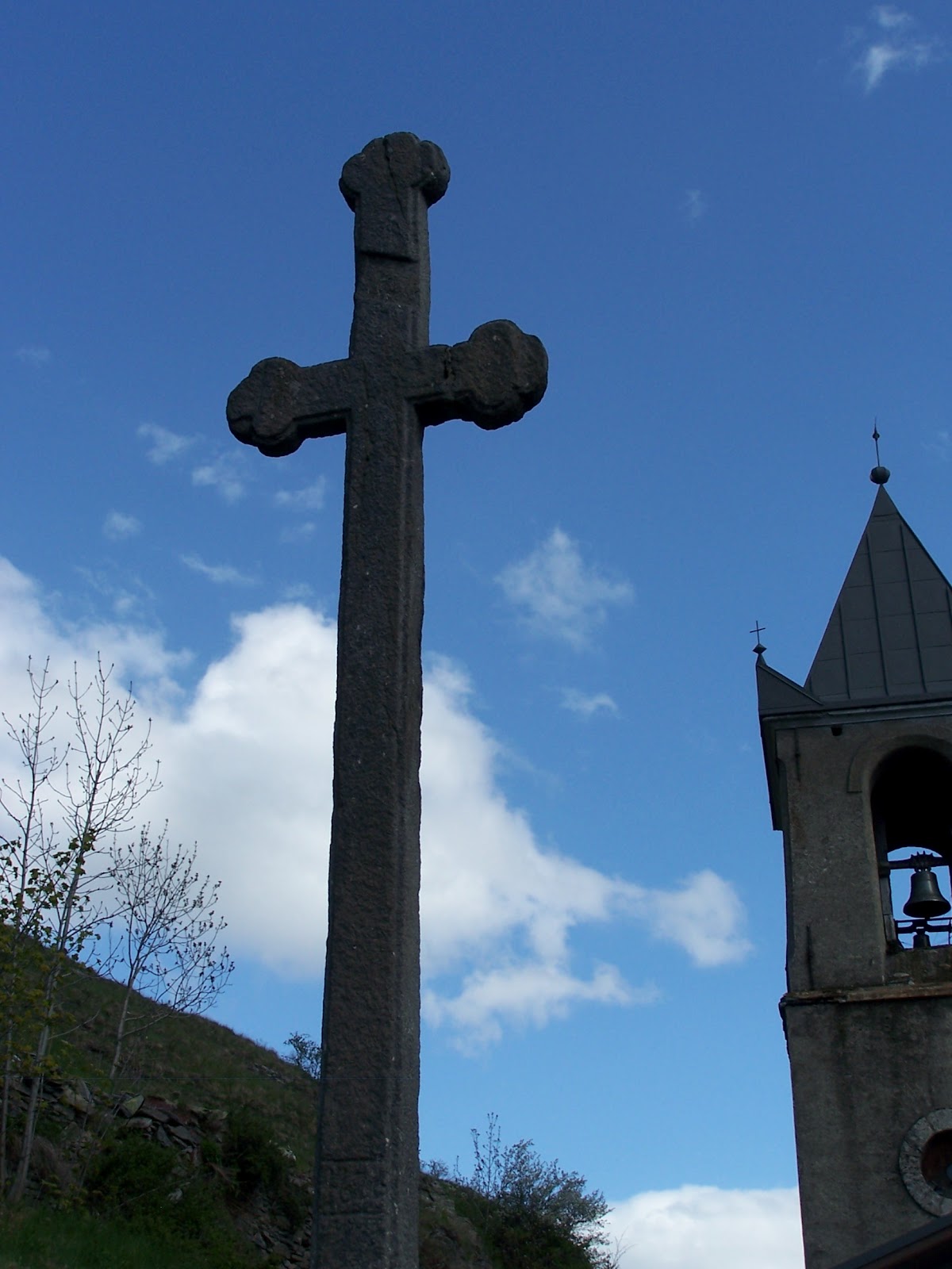 Instants Mauriennais: dolmen et pierres à cupules au Thyl