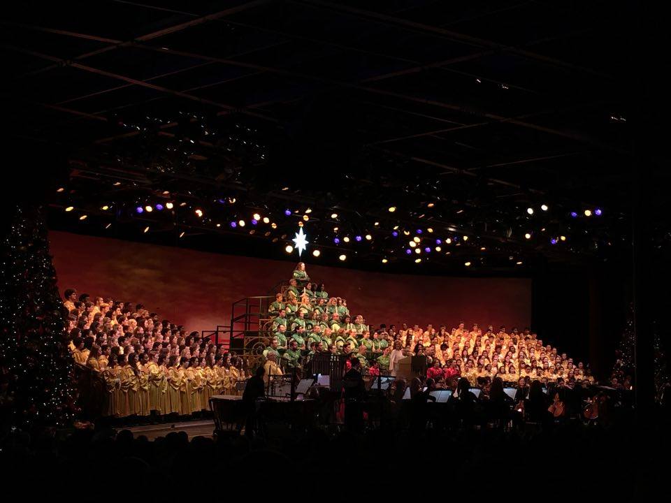 Disney Avenue: Christmas at Epcot: The Candlelight Processional