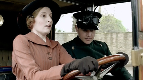 xoxoxo e: "poor edith"