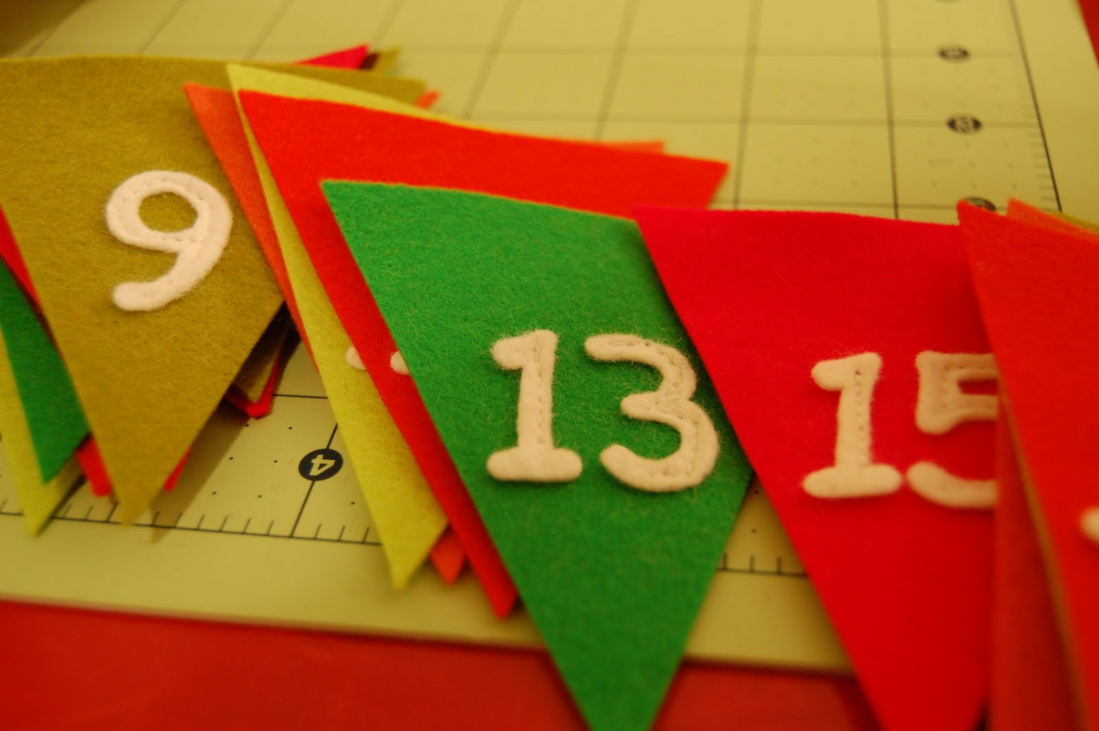 tinkerknits: Pocket Bunting Advent Calendar Tutorial