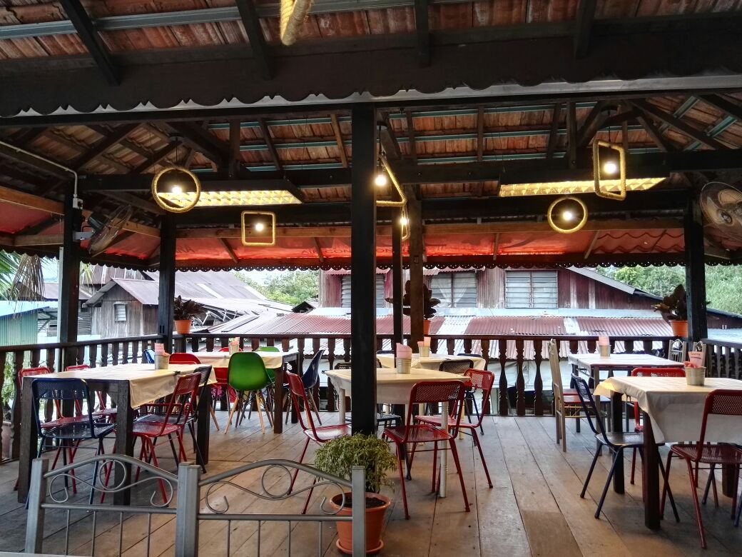 Tulis Bila Sempat, Baca Kalo Suka: Shellout atau Seafood di Fizzy Cafe ...