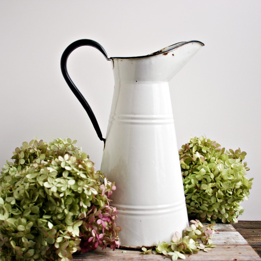 ShabbyPassion: French Enamel Watering Pitchers... a MUST! [Brocche ...