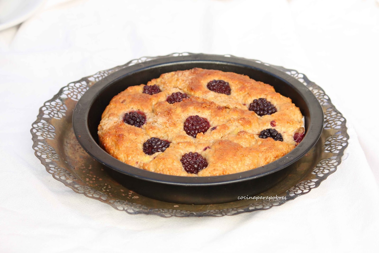 Pastel de moras y manzana