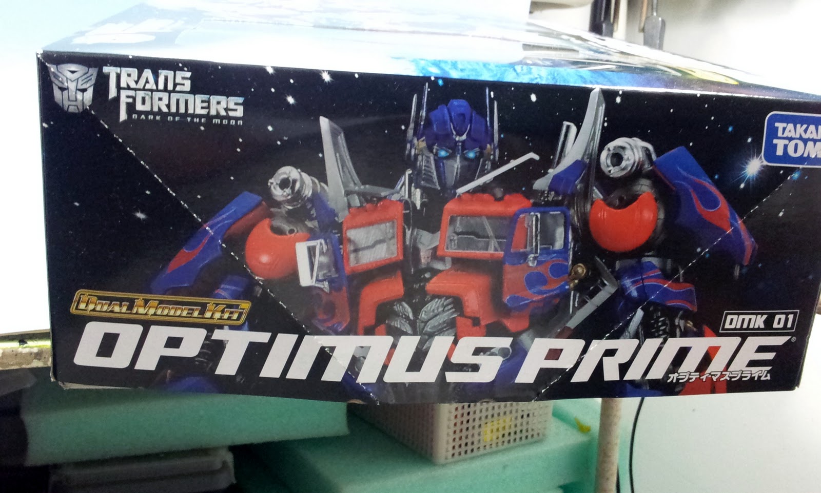 Dual Model Kit Optimus Prime - First Look ~ TOYMAKER