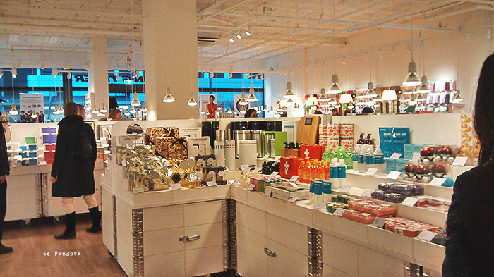 Shopping at Flying Tiger