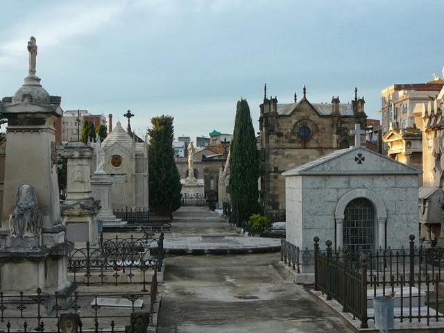 bensozia: Poblenou Cemetery, Barcelona