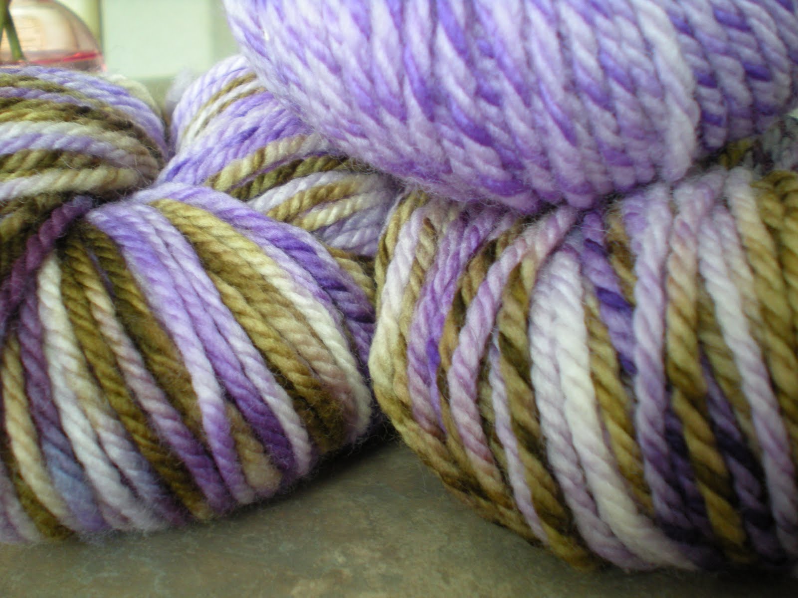Rows and Roses - for the yarn and fiber junkies: Types of wool
