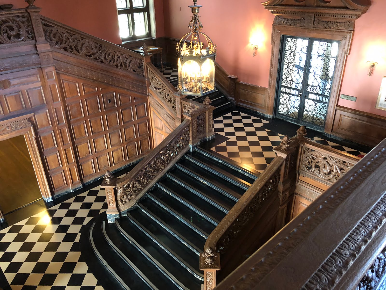 Greystone Mansion Is Opening Its Doors For The Holidays - #IHeartHollywood