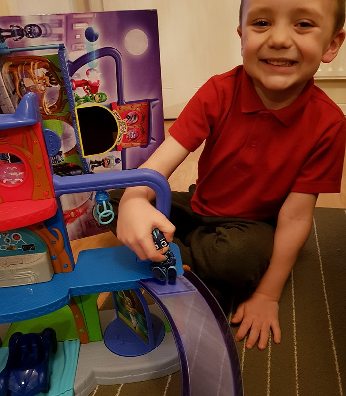PJ Masks Headquarters Playset Review - MUMMY TO THE MAX