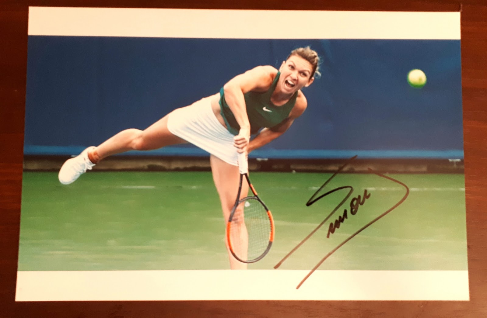 Autograph VIP: Simona Halep, o jucătoare profesionistă de tenis din ...
