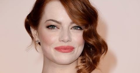 Emma Stone wears Revlon on Oscars Red Carpet - Beaumiroir