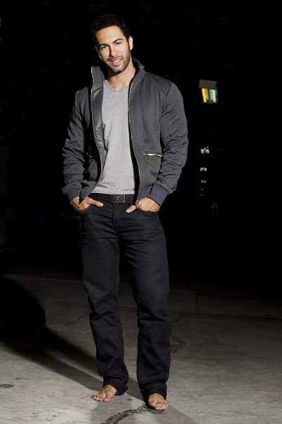 diseñoweb: 'La Hora Musa - Entrevista al cantante y actor Victor Turpin ...