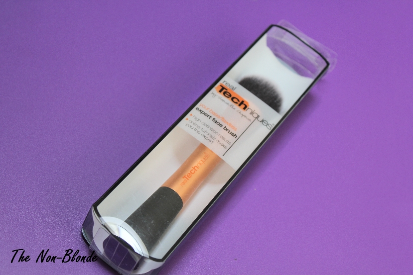 Real Techniques Expert Face Brush | The Non-Blonde