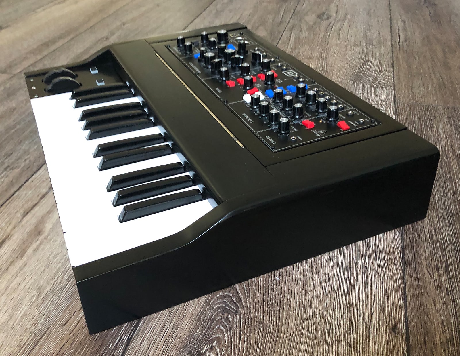 MATRIXSYNTH: Custom 25 Note Keybed & Enclosure for Behringer Model D