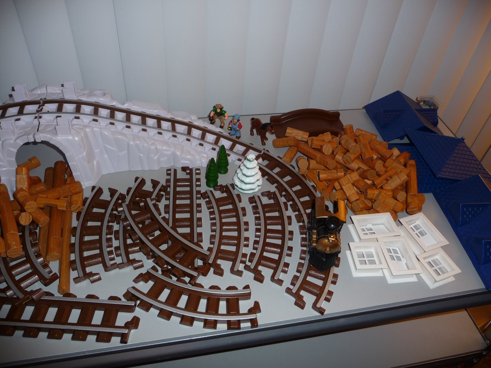 The Phillips' Moving Sale: Lincoln Logs with Train Track - $12 OBO