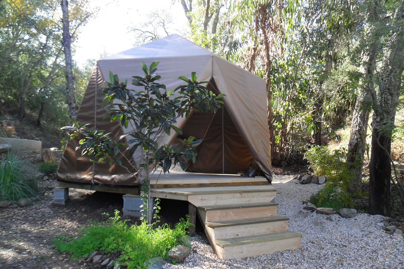 NEW PARADIGM DESIGNS & CAMELEON CLOTHES: Monte Sahaja Portugal ...