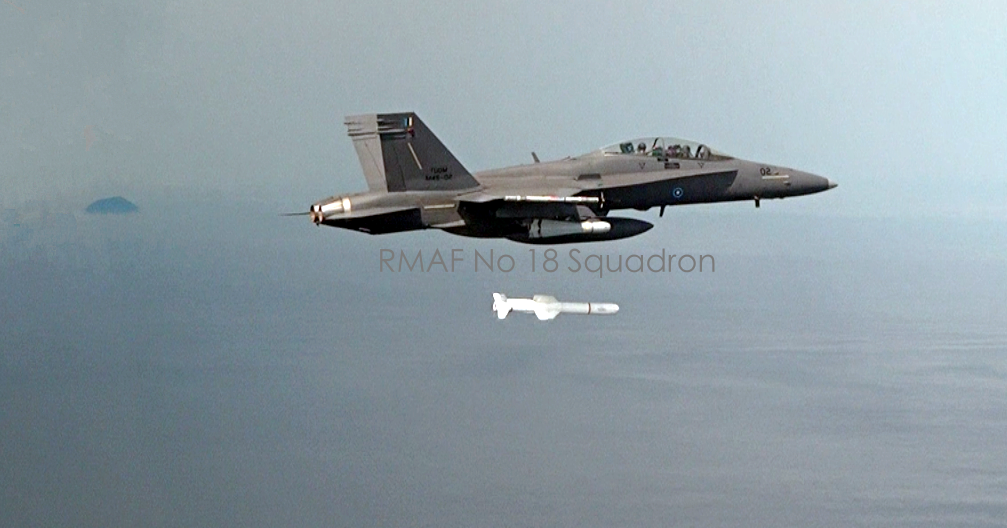 Malaysian Support The Troops: RMAF F/A-18D Hornet firing AGM-84D ...