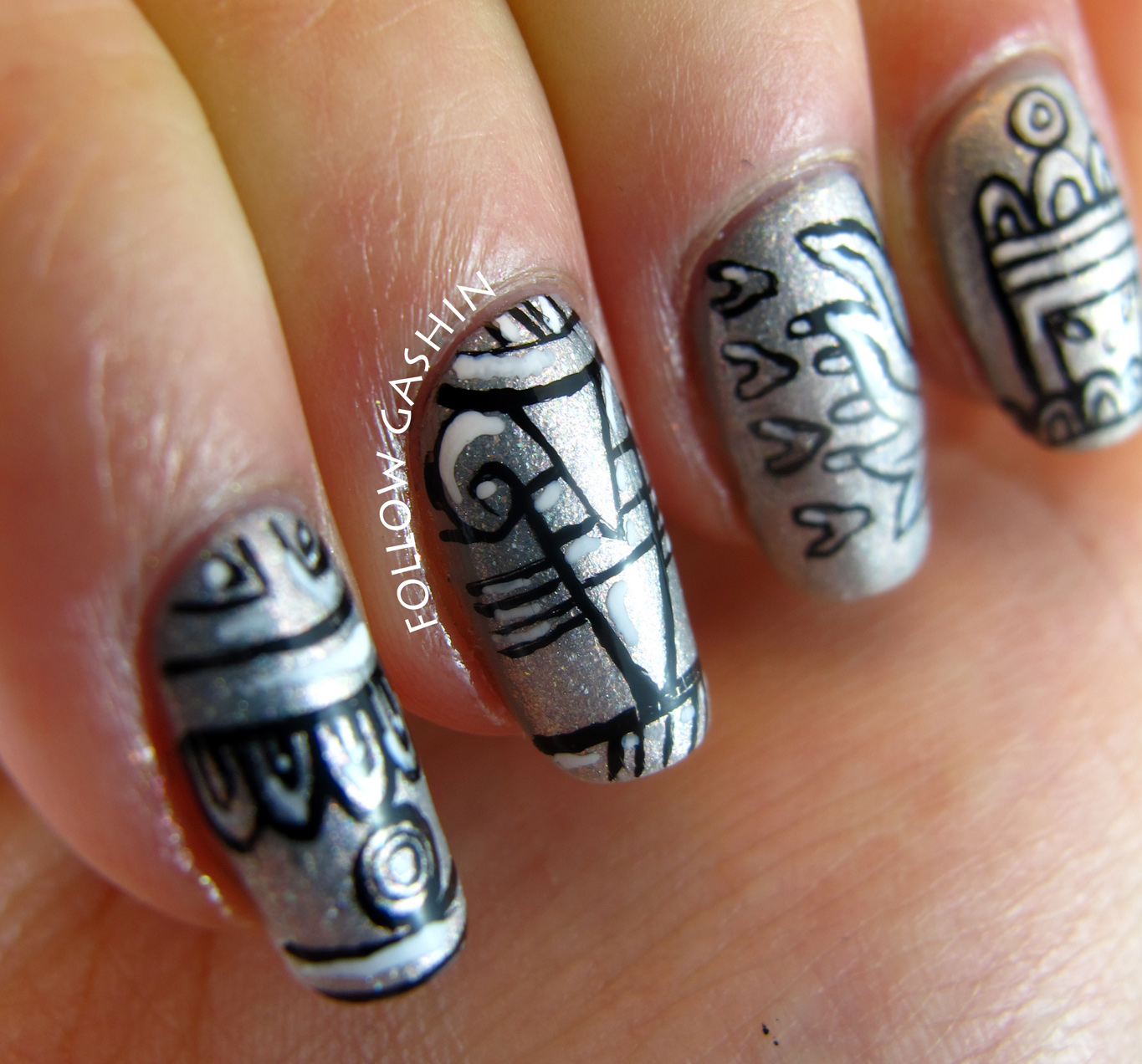 follow gashin: Aztec Calendar Nails