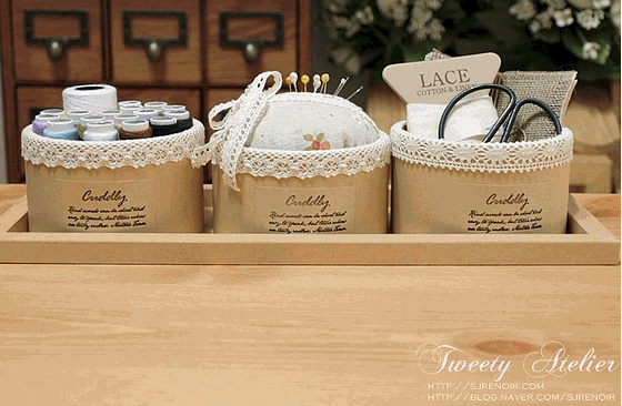 Akkela: Recipientes reciclados de cartón