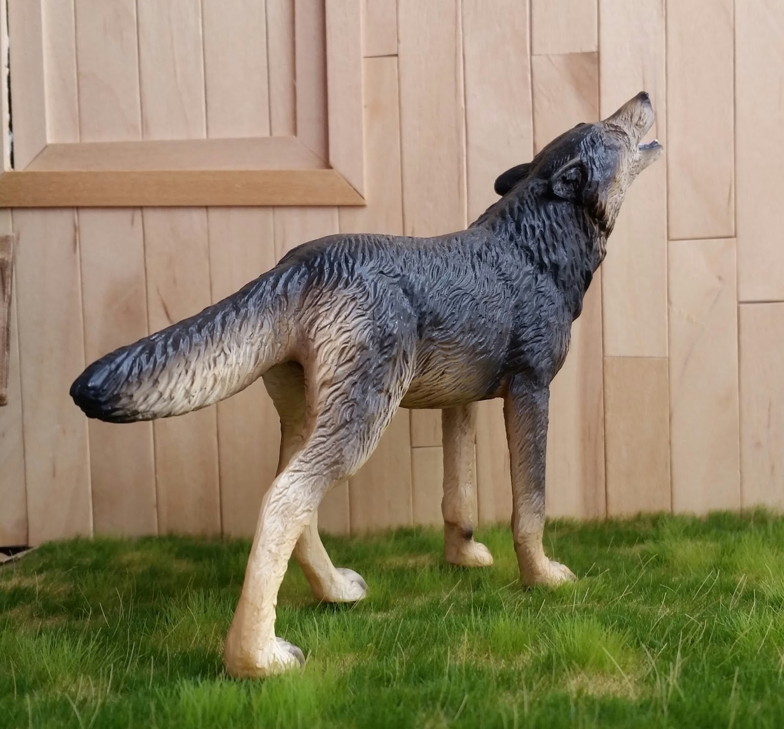 Models and Horses: Breyer 2001 Walmart Stallion and Wolf Set (Grey ...