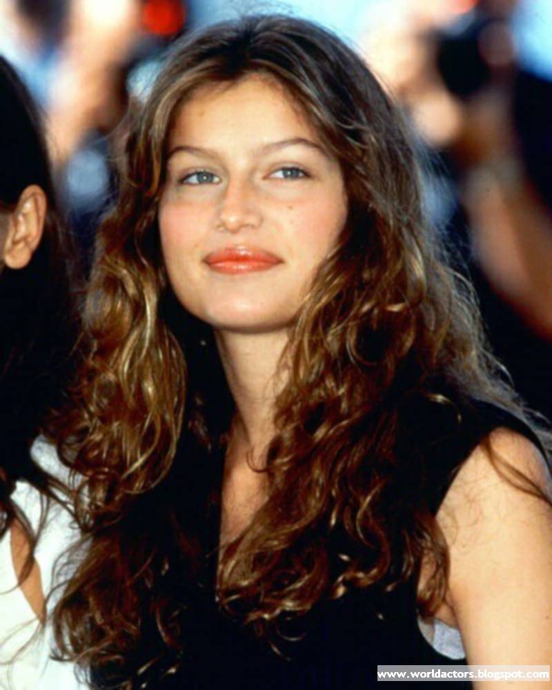 Famous French movie Actresses Latest picture Gallery | World of Actors