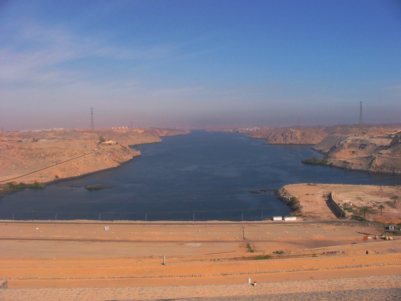 WOMEN TRAVELLING ALONE: Aswan Dam and Lake Nasser