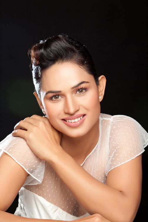 Neetu Pandey Astvansh Latest Hot PhotoShoot Images At Leena Kapoor ...