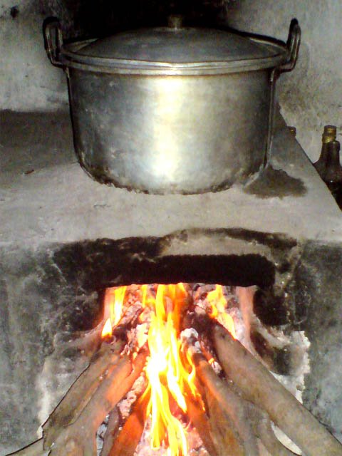 Kidul pasar lodoyo Blitar: LUWENG /TUNGKU KAYU BAKAR