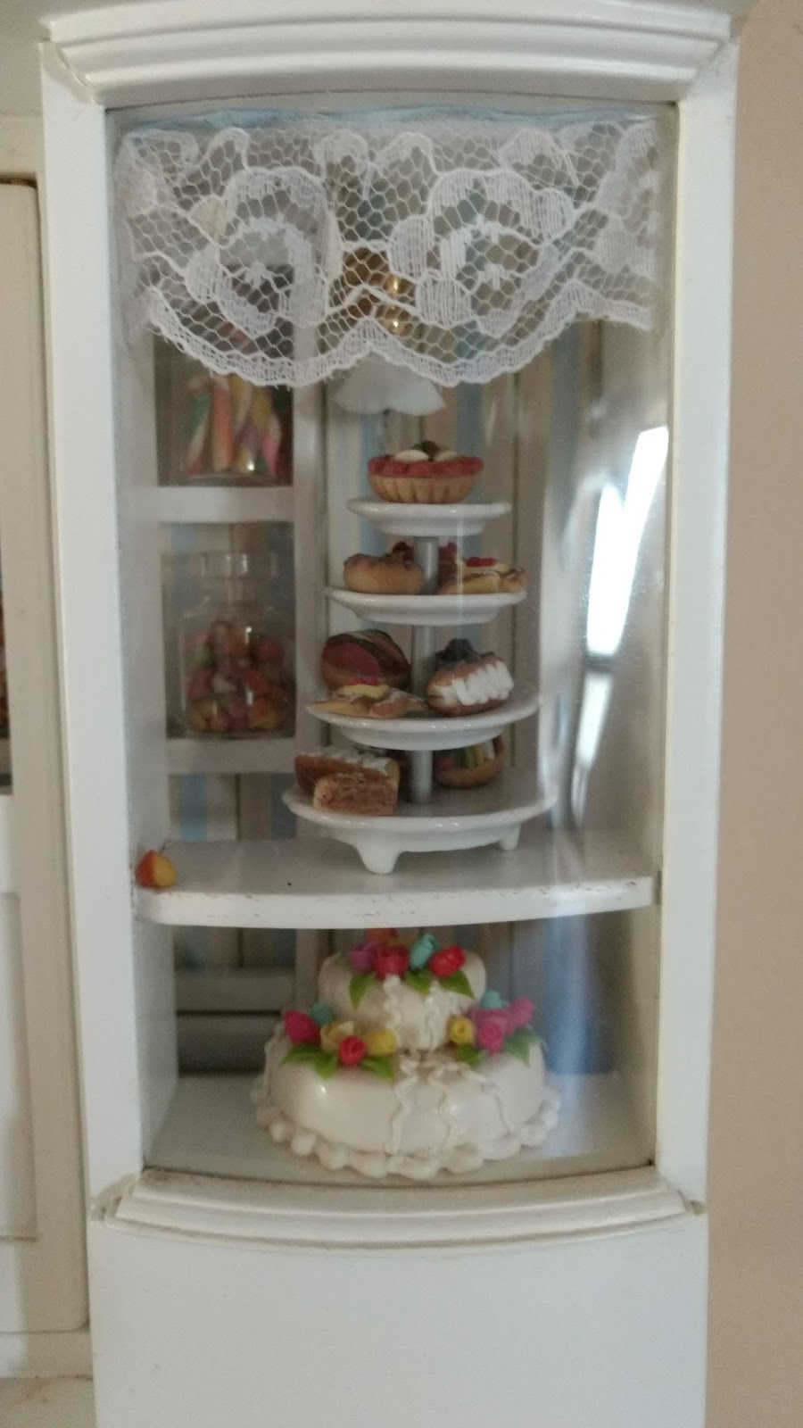 My Miniature World: The Sweet Pastry Shop Display