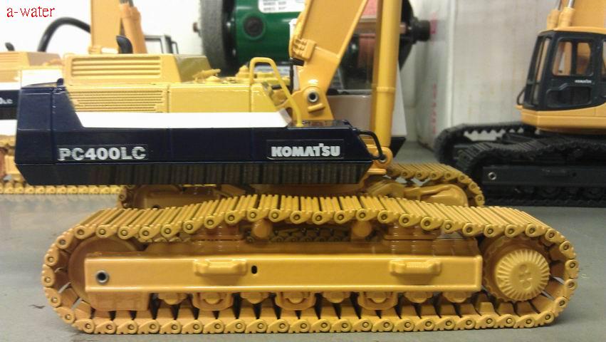 阿 水 的 聯 合 工 程 模 型 空 間: 出 售 KOMATSU PC400-5 1/32 三 台