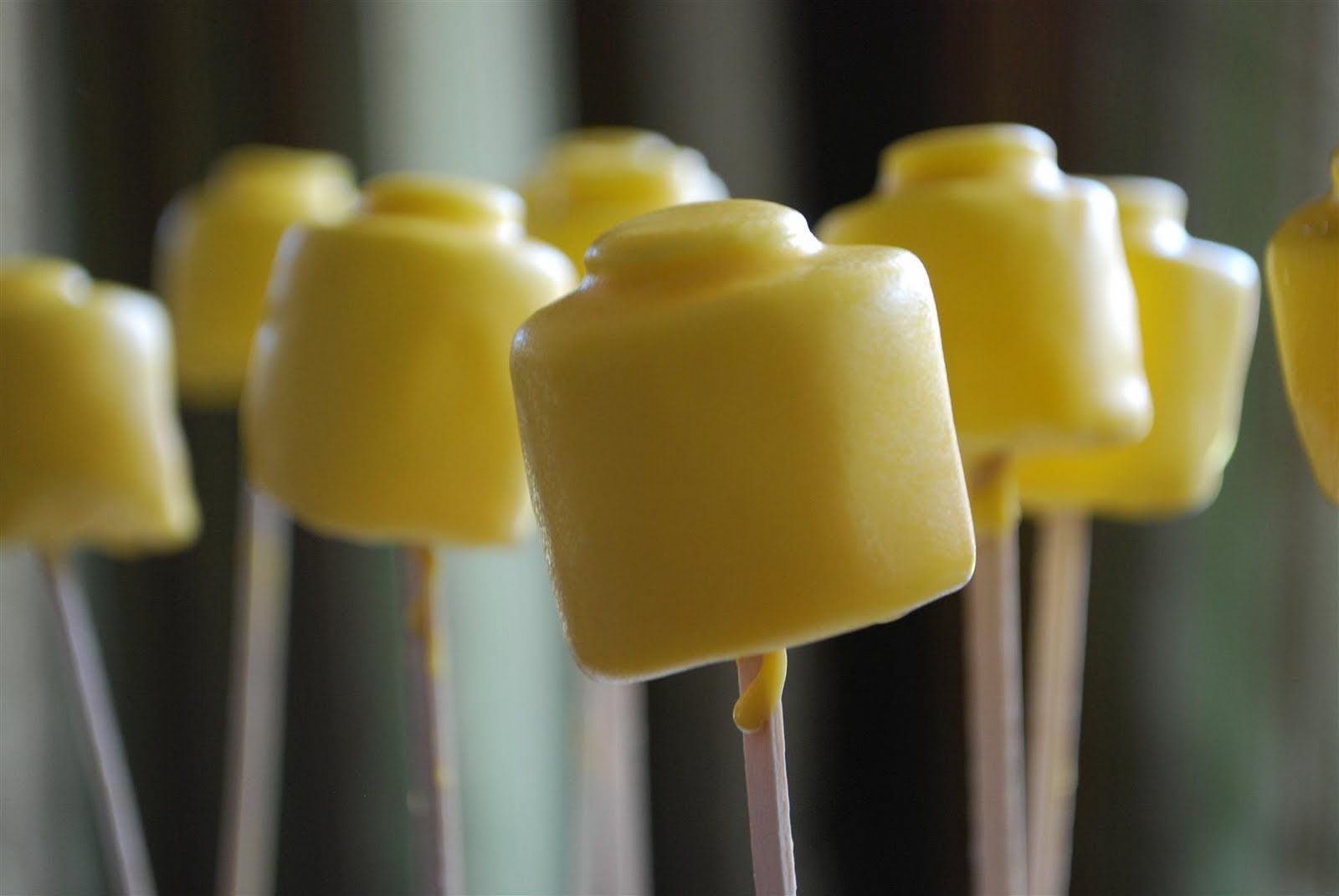 craftyc0rn3r: Lego Pops