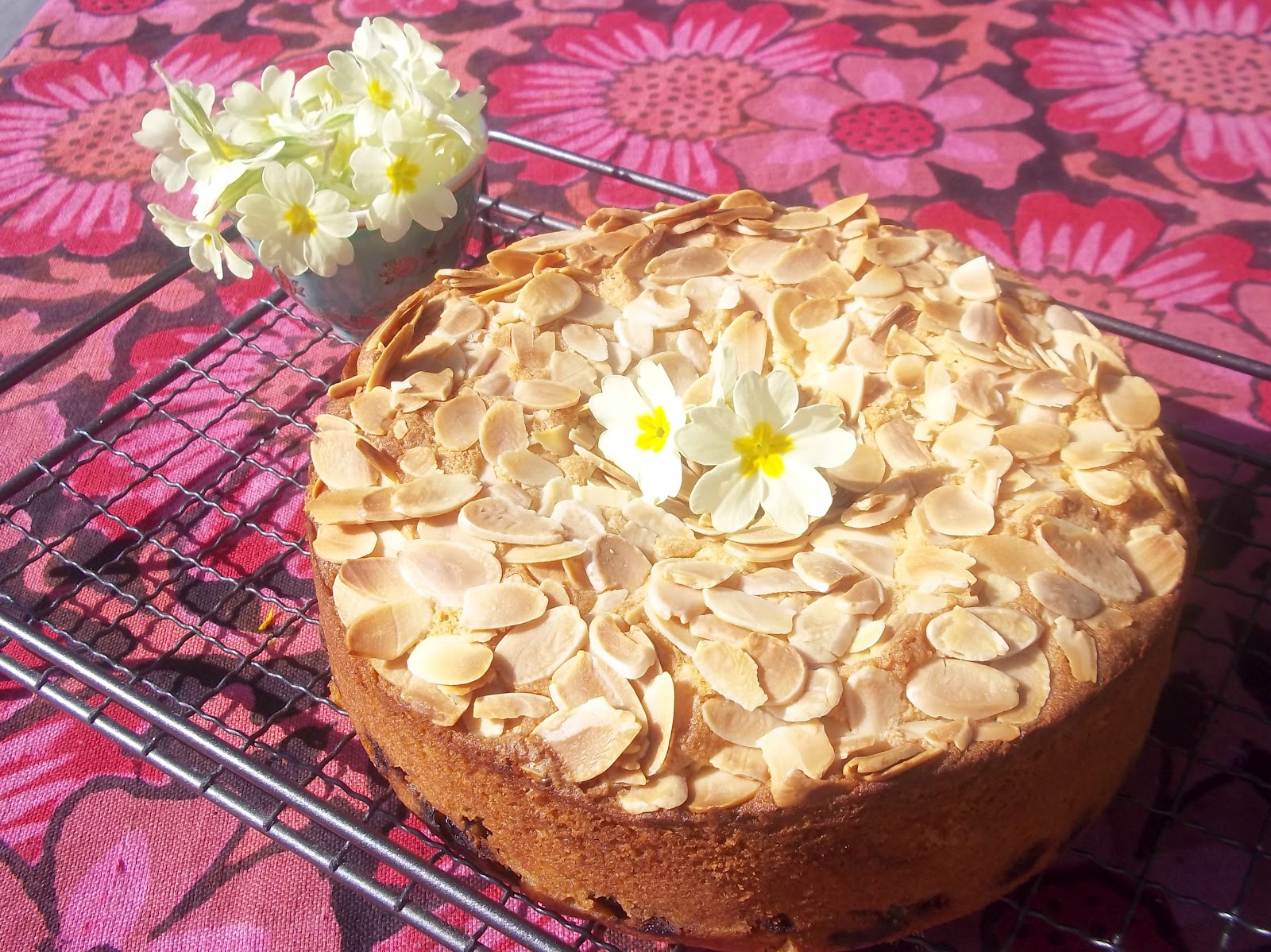 Idle Bakes: Blueberry & Primrose Bakewell Cake
