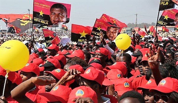O cão que fuma...: O MPLA e os desafios de renovação