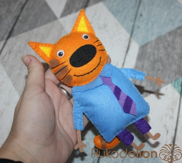 Feltro e Botões: TPN Kota em feltro