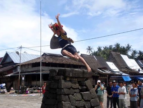 Indonesian Tourism: Hombo Batu, Bawomatoluo Village, Nias